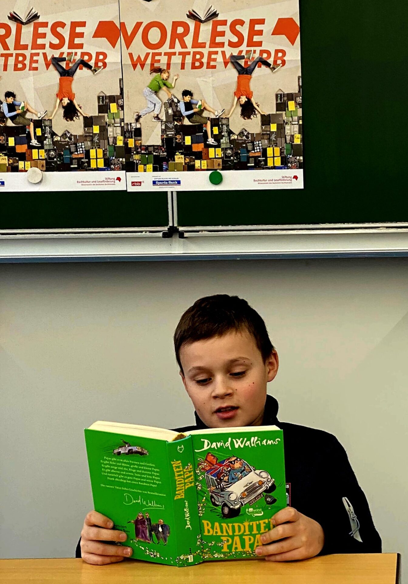 Bundesweiter Vorlesewettbewerb 2025/2026 Benjamin Claßen gewinnt ...